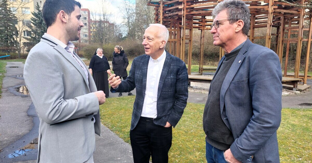 Prezident Caritas Europa P. Michael Landau ocenil práci Arcidiecézní ...